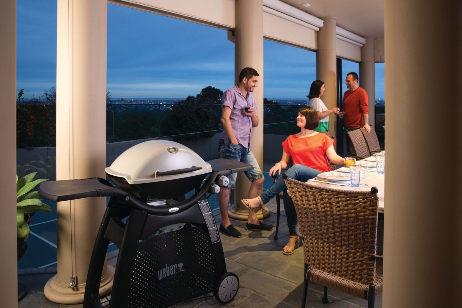 WEBER FAMILY Q PREMIUM RED - Barbeques.com.au